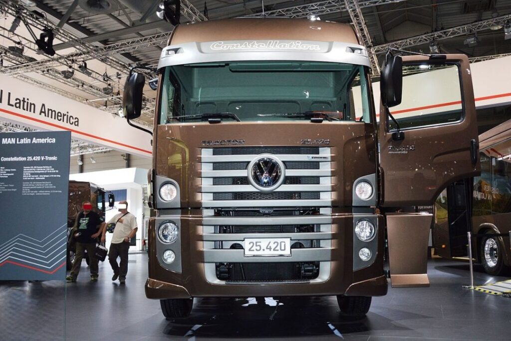 Kdo potáhne firmu vpřed? DAF XF vs. MAN TGX vs. Volvo FH vs. Scania R ...